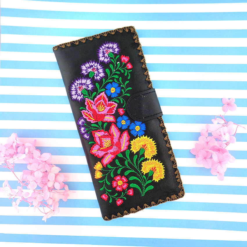 LAVISHY design & wholesale fun vegan wallets since 2001